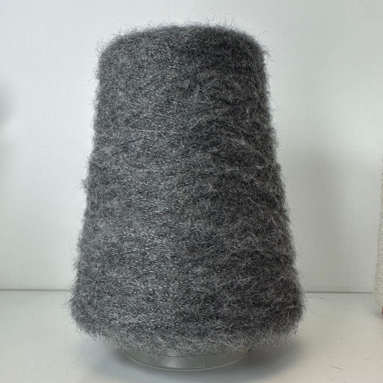 GLARE - Botto Giuseppe; 78% вспушенный меринос, 16% п/а, 6% люрекс; 1200м/100гр; вес 250гр; italyyarn