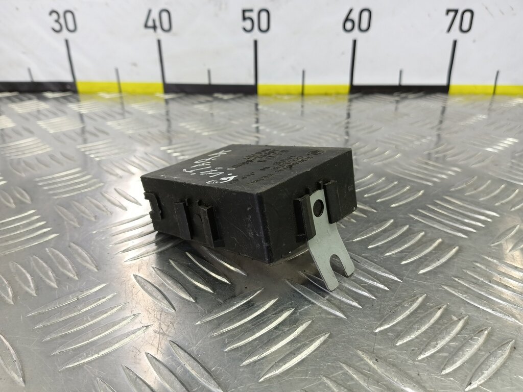 Блок управления полным приводом Б/У для SUZUKI Grand Vitara I рестайлинг (2000—2006) 3888565D0