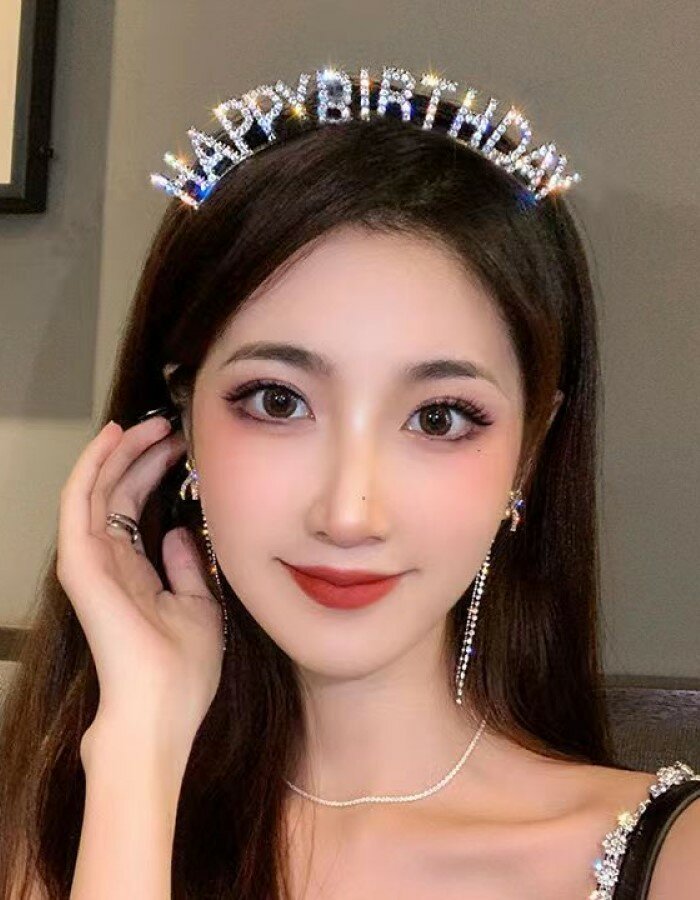 Ободок для волос HAPPY BIRTHDAY на день рождения серебряного цвета с кристаллами
