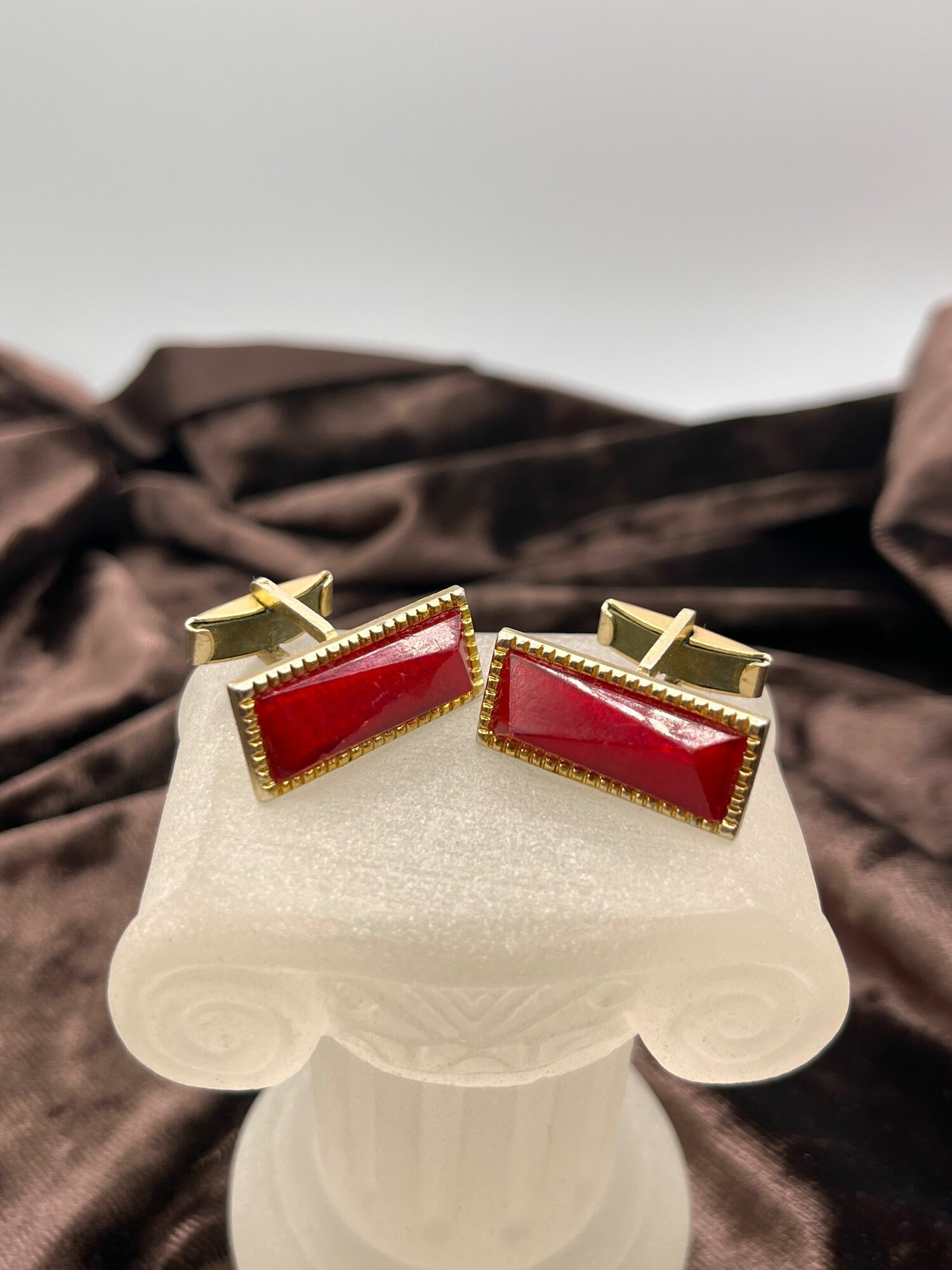 Винтажные запонки с красными вставками