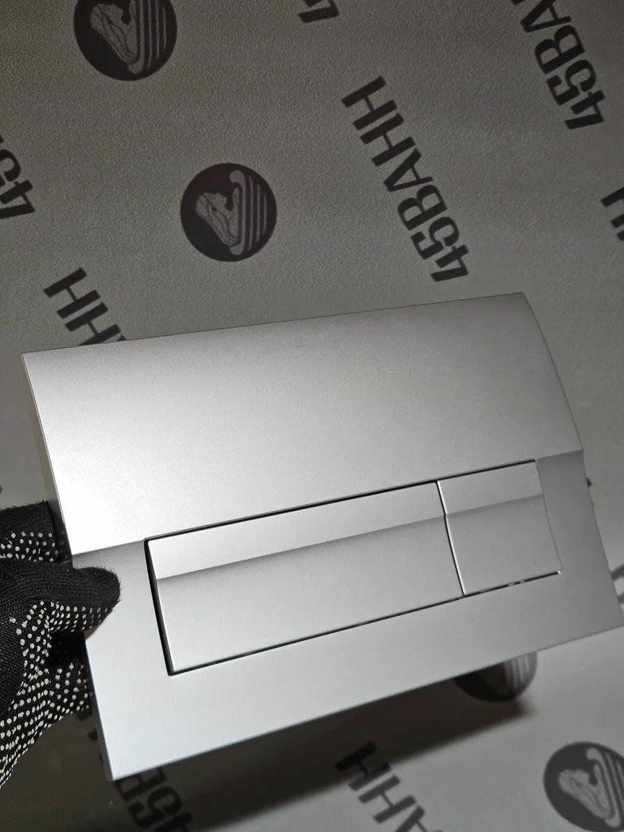 Кнопка клавиша смыва для инсталляции Roca Active PL B01 хром матовый (78901170B2) 255х170мм