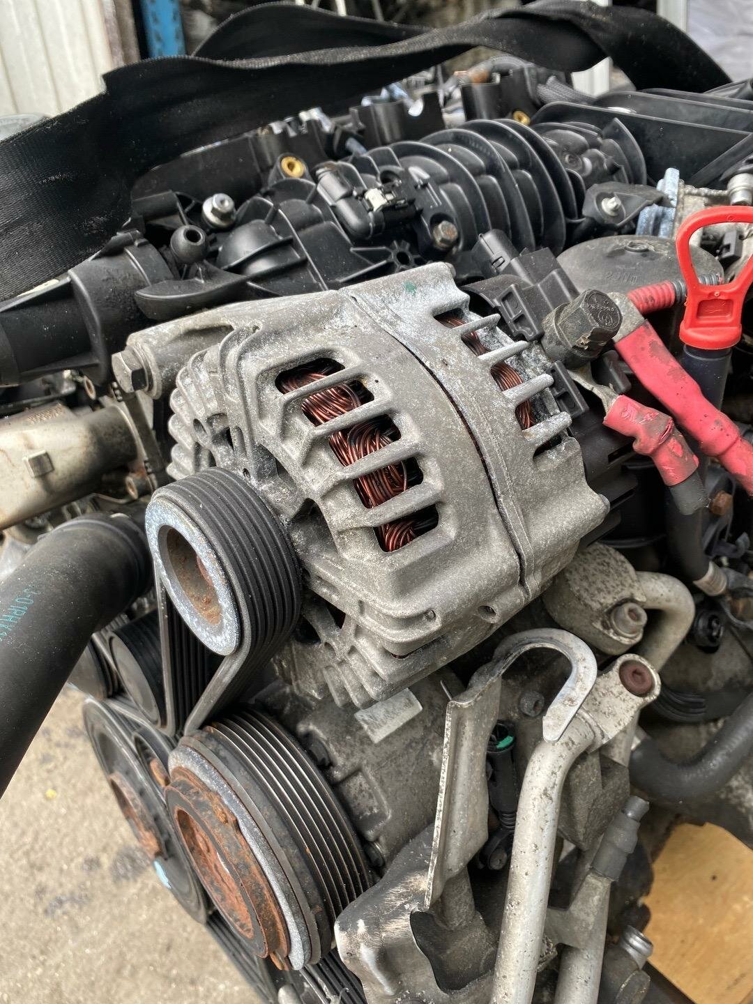 Генератор для BMW X3 E83 [рестайлинг] 2.0 OEM 12317802261