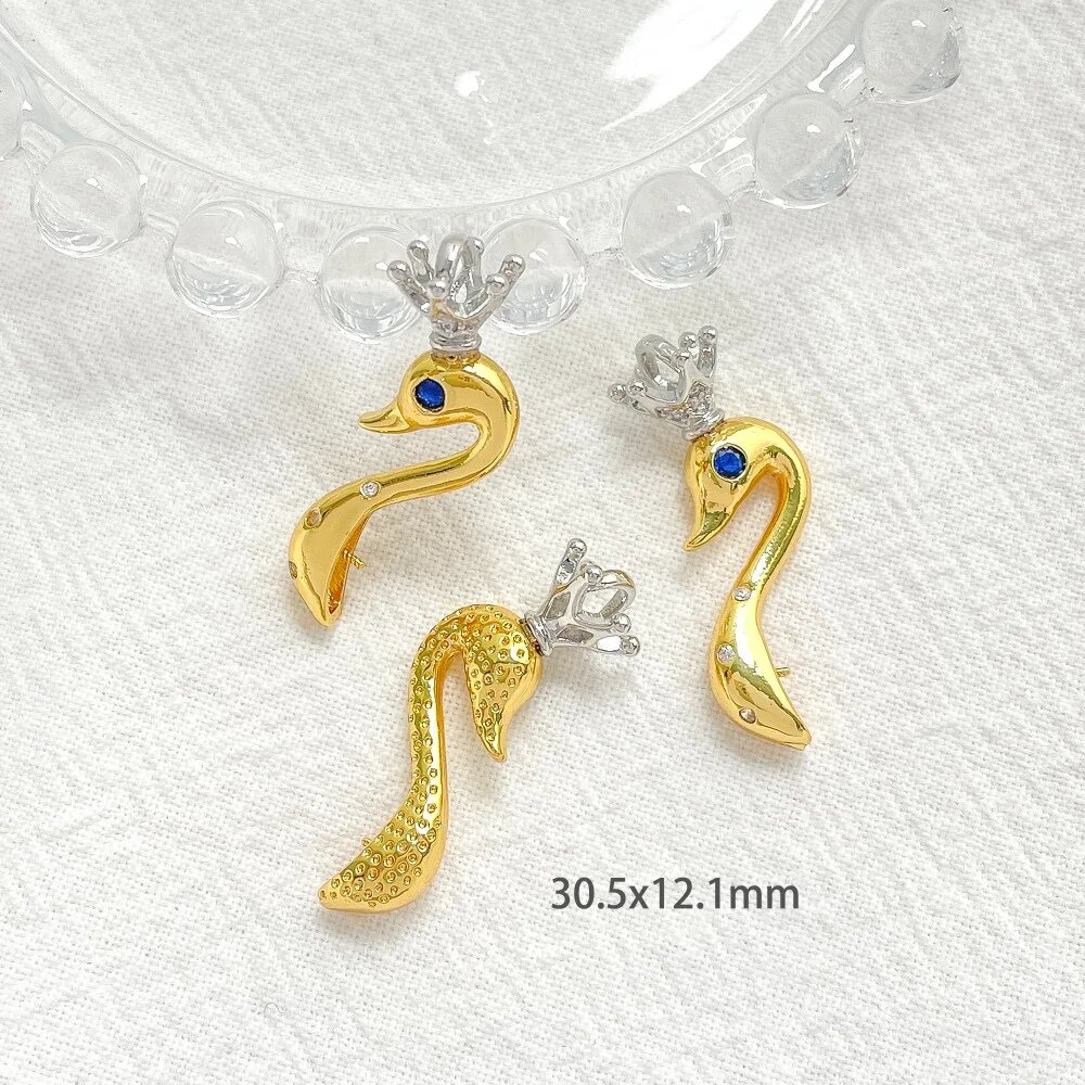 Кулон-корона латунный с позолотой, 30.5x12.1mm, Цвет: 1-1 PCS