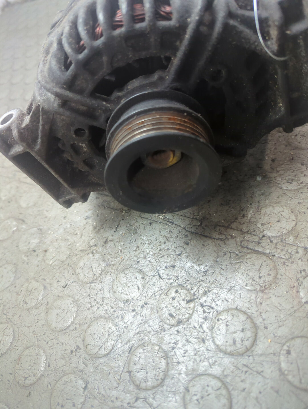 Генератор Opel Vectra C Б/У — фото 1