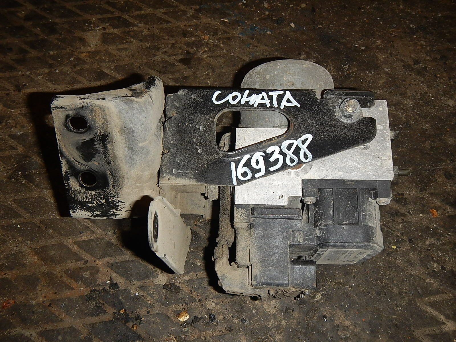 Б/У Блок ABS (насос), Hyundai (Хендэ)-SONATA (01-) HYUNDAI SONATA (01-12) хороший 169388 Hyundai-KIA арт. 589203C300