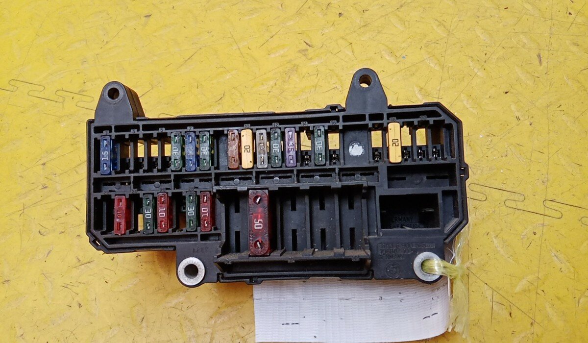 Блок предохранителей 7-серия E65/E66 BMW 61136900583