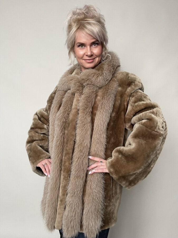 Полушубок мутон светлый р.44-46 /10801/