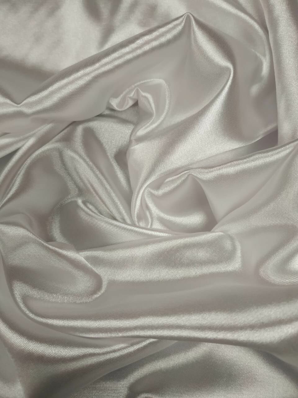 Ткань для шитья и рукоделия Атлас, жемчужно-белый, Италия , отрез 1м, ширина 150 см