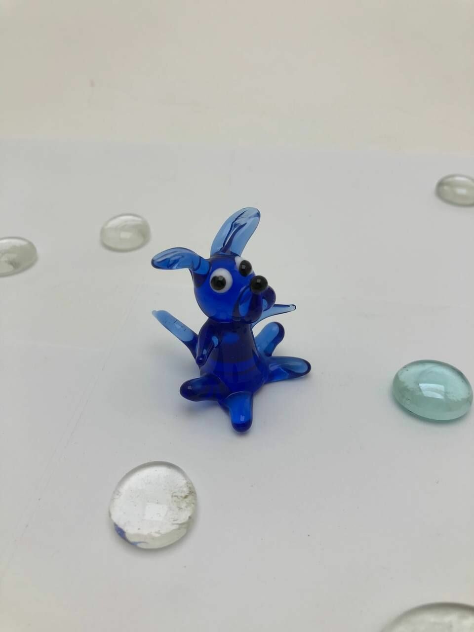 Стеклянная собака. Хрустальная собачка синяя ручная работа. Статуэтка из стекла