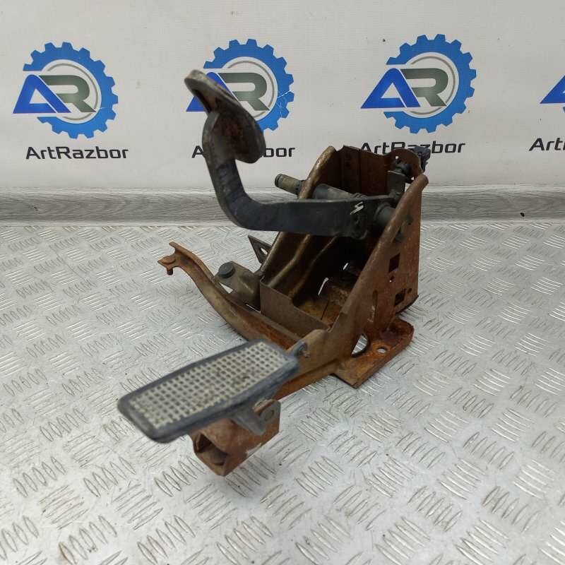 Б/У Педальный узел Ford Transit / Форд Транзит 2.0 NBA 88Л.С. 1993