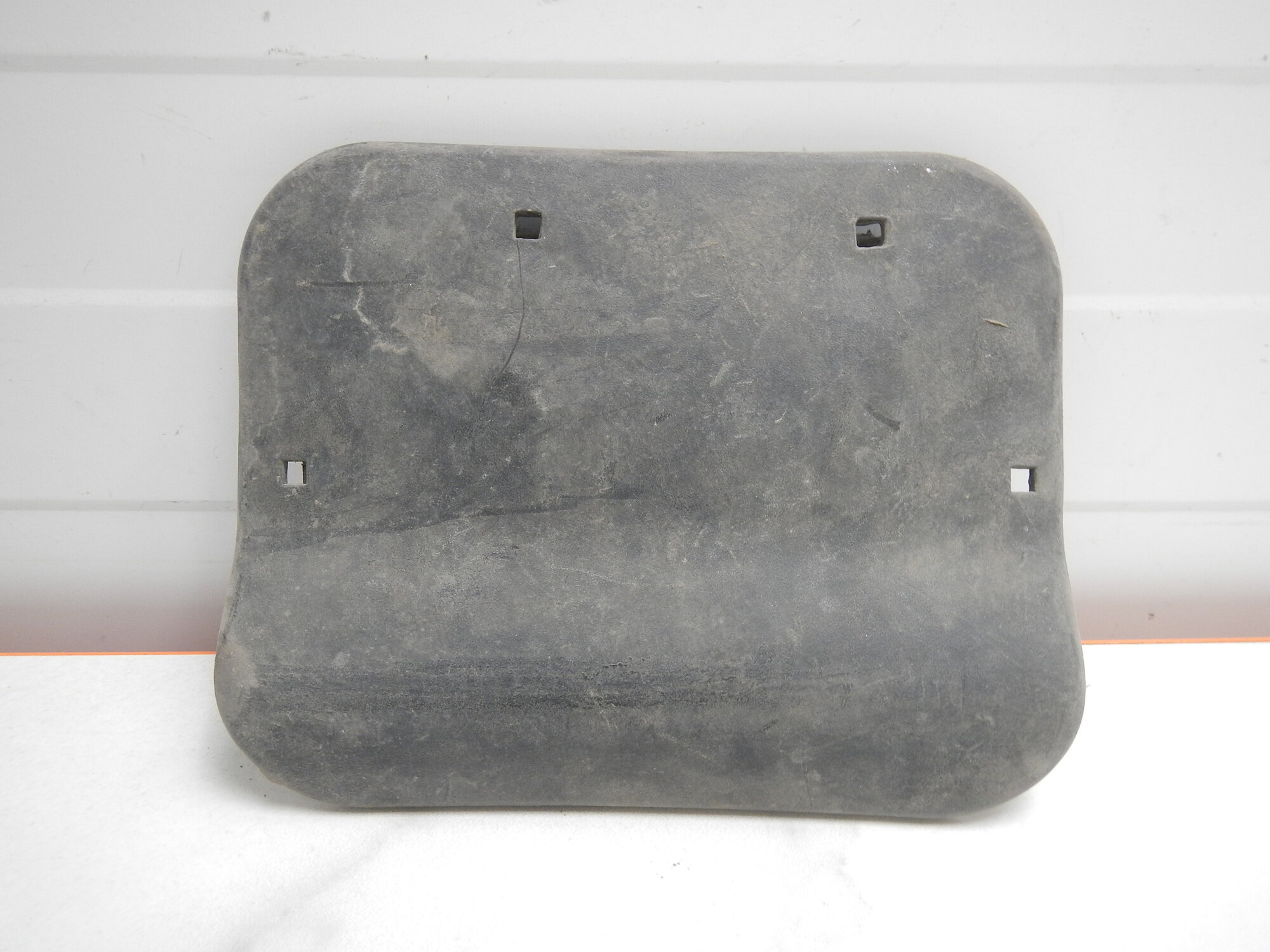 Б/У Накладка (кузов внутри), ВАЗ (VAZ)-LADA LARGUS (ларгус) LADA LARGUS (Ларгус) правая в багажнике Царапины. 599483 LADA...