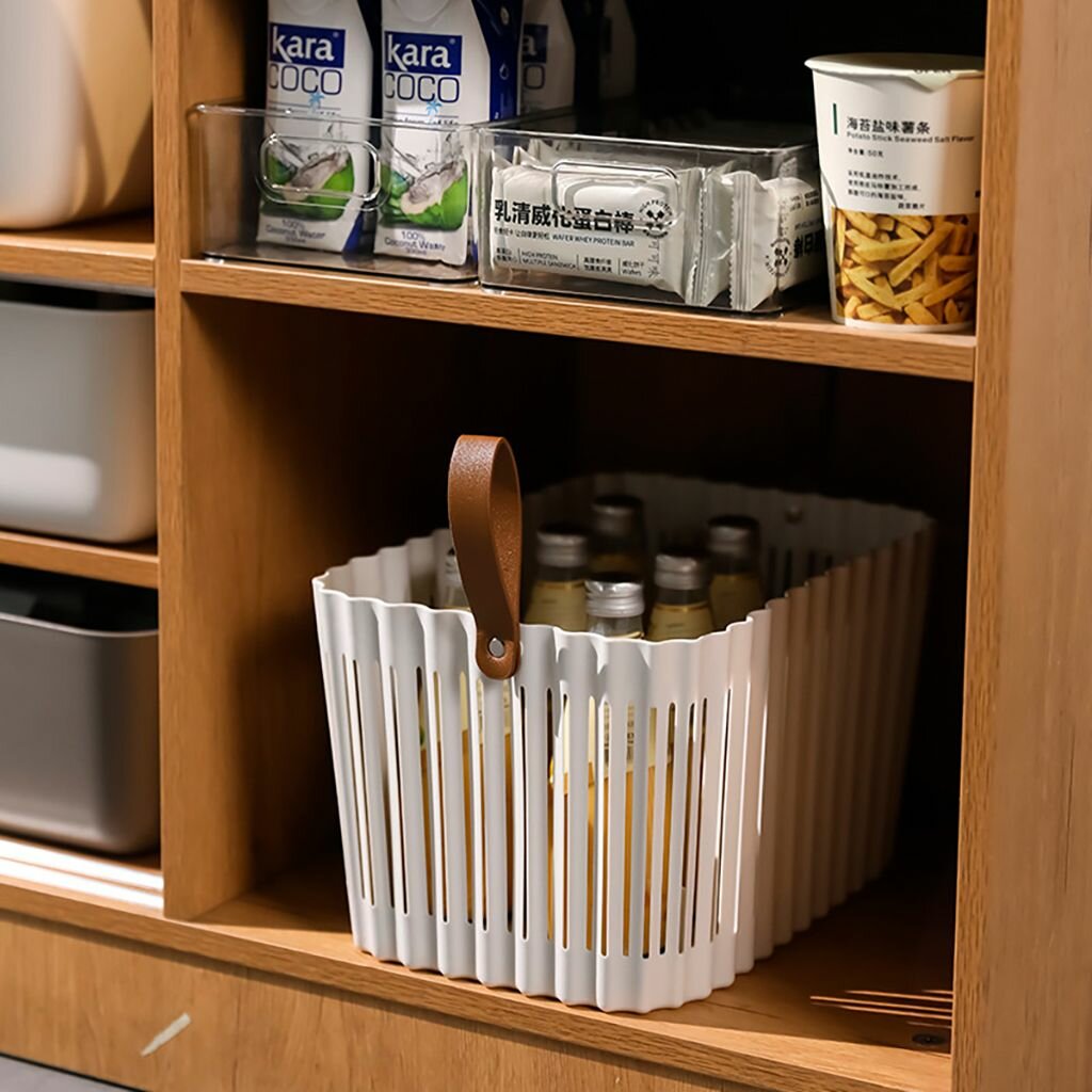 "Белый лебедь" Корзина для хранения 31х21,5х18см, фигурная, пластик матовый, ручки экокожа, белый