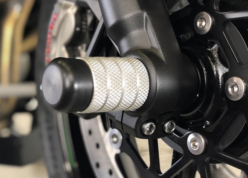 Пеги в ось переднего колеса KAWASAKI Z1000 14- CRAZY IRON