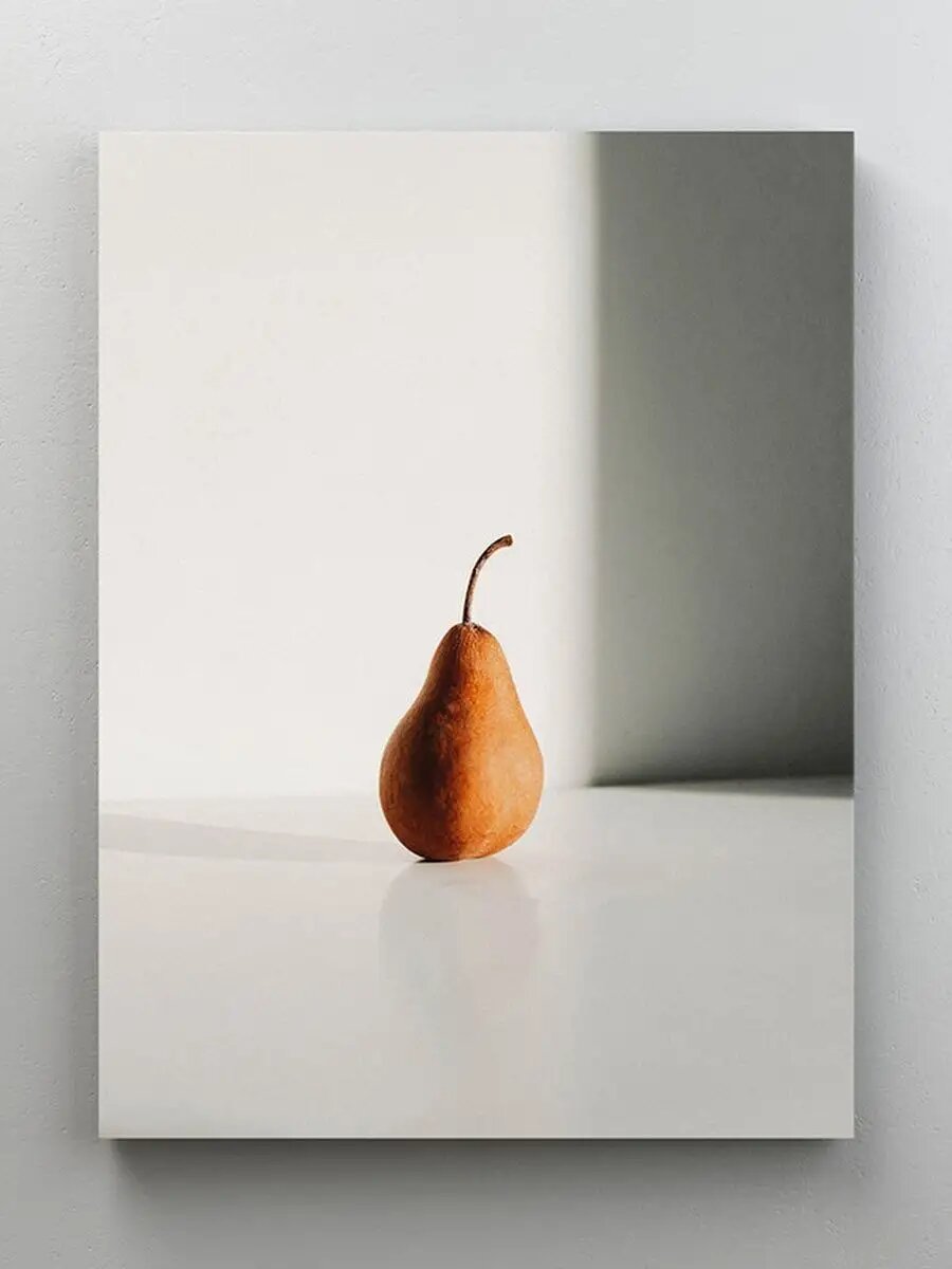 Интерьерная картина на холсте "Груша на белом фоне" размер 30x40 см