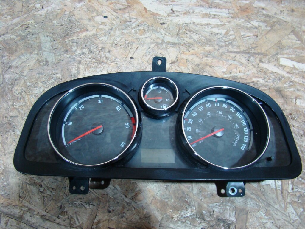 Opel Antara Панель приборов 96858465