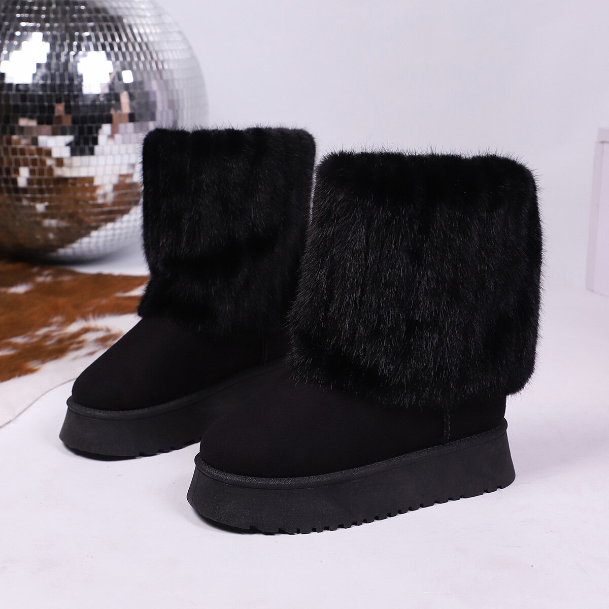 Большие размеры, бархатные зимние сапоги для женщин, зимние новые 2025 года, короткие женские сапоги на меху, женские сапоги с толстой подошвой
