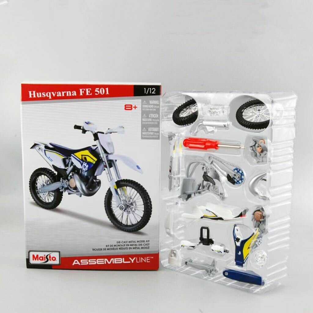 Модель локомотива Husqvarna 1:12/Подарок для мальчиков