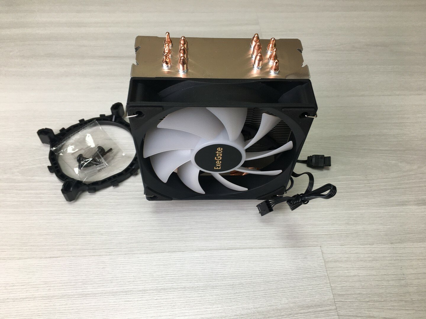 Кулер для процессора Exegate EEXX600-PWM. ARGB Wizard, 775/1200/1151/1156/1150/1200/1700/1851/АМ2/AM4/AM3/АМ5/FM1/FM2, Al+Cu 180W, 299609