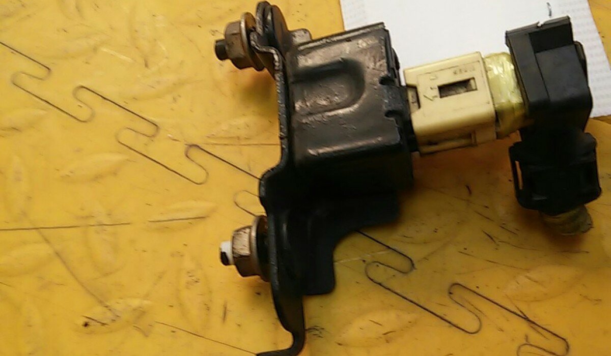 Датчик AIR BAG Forester (S11) Subaru 98231SA000