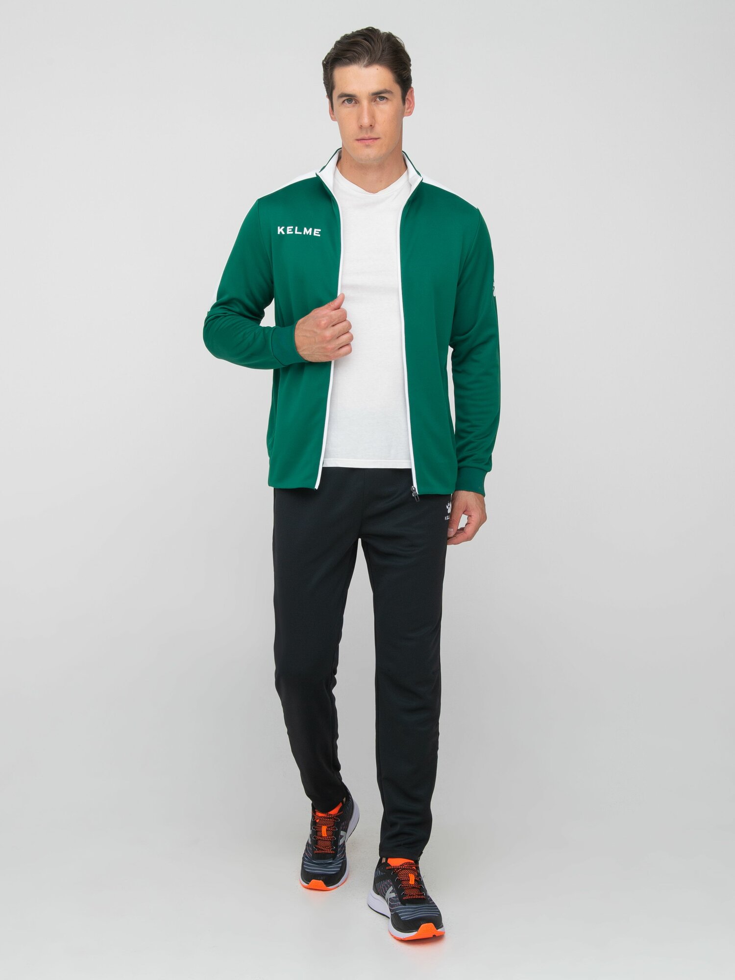 Костюм спортивный