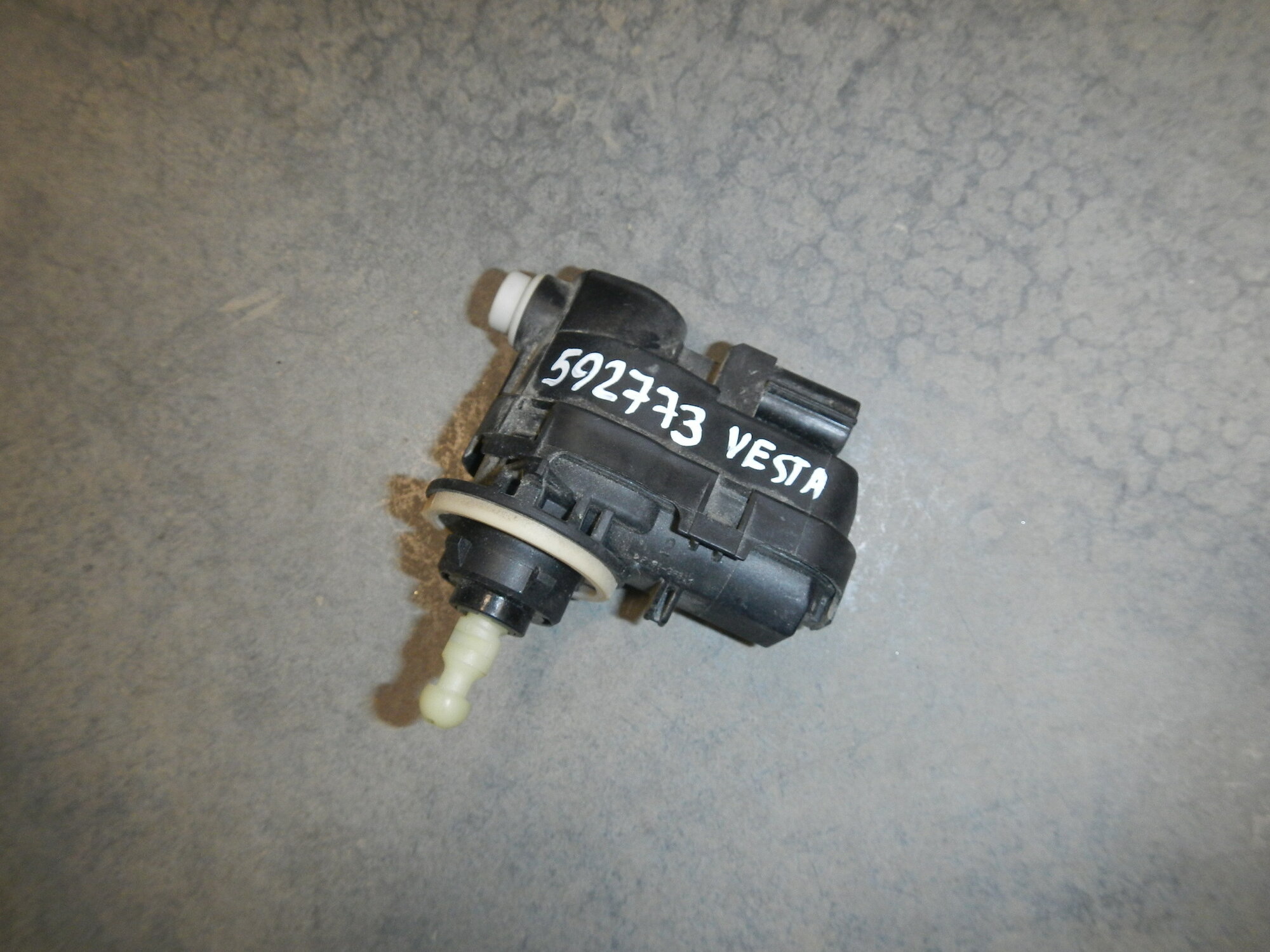 Б/У Моторчик корректора фар, ВАЗ (VAZ)-LADA VESTA (веста) LADA VESTA (Веста) Без видимых повреждений. 592773 LADA арт. 9...