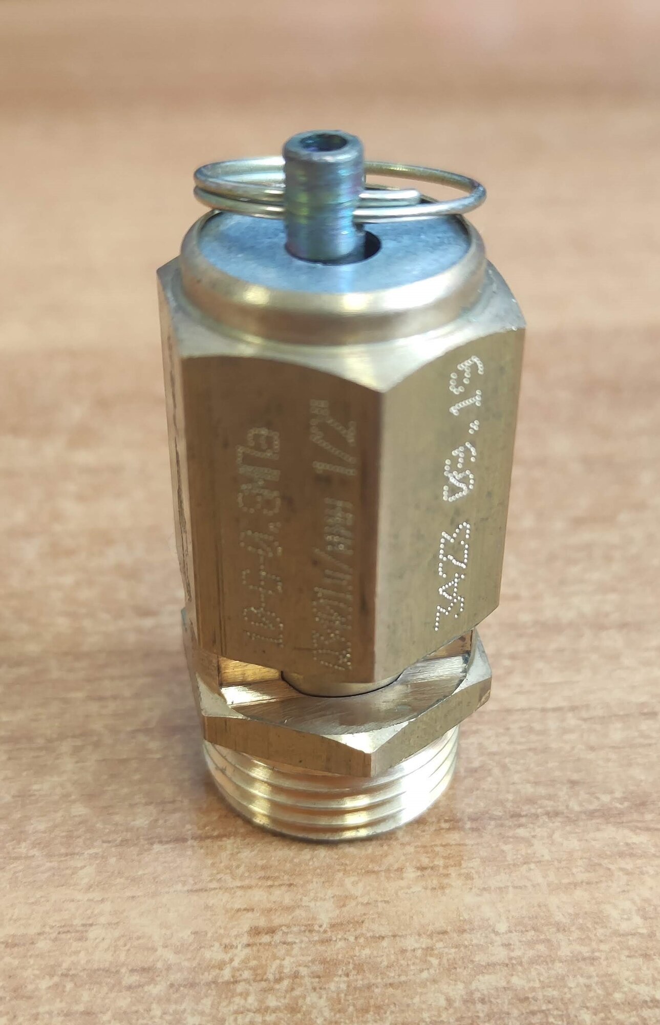 Клапан предохранительный 0.8МПа 1/2'