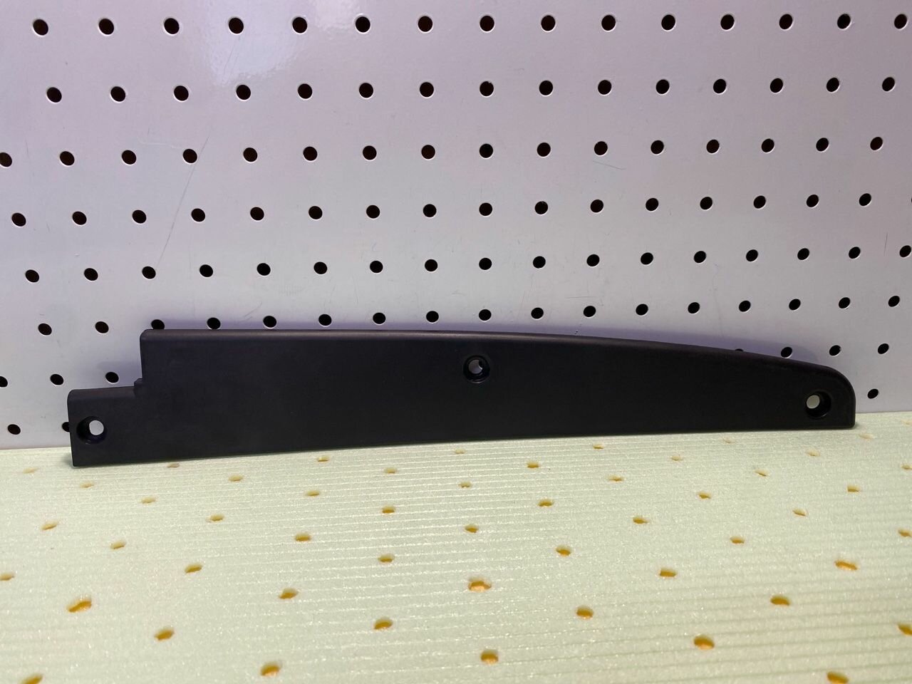 Заглушка на спойлер 350мм правая (с пассажирской стороны) для МАН Ф2000 4 серии (MAN F2000)