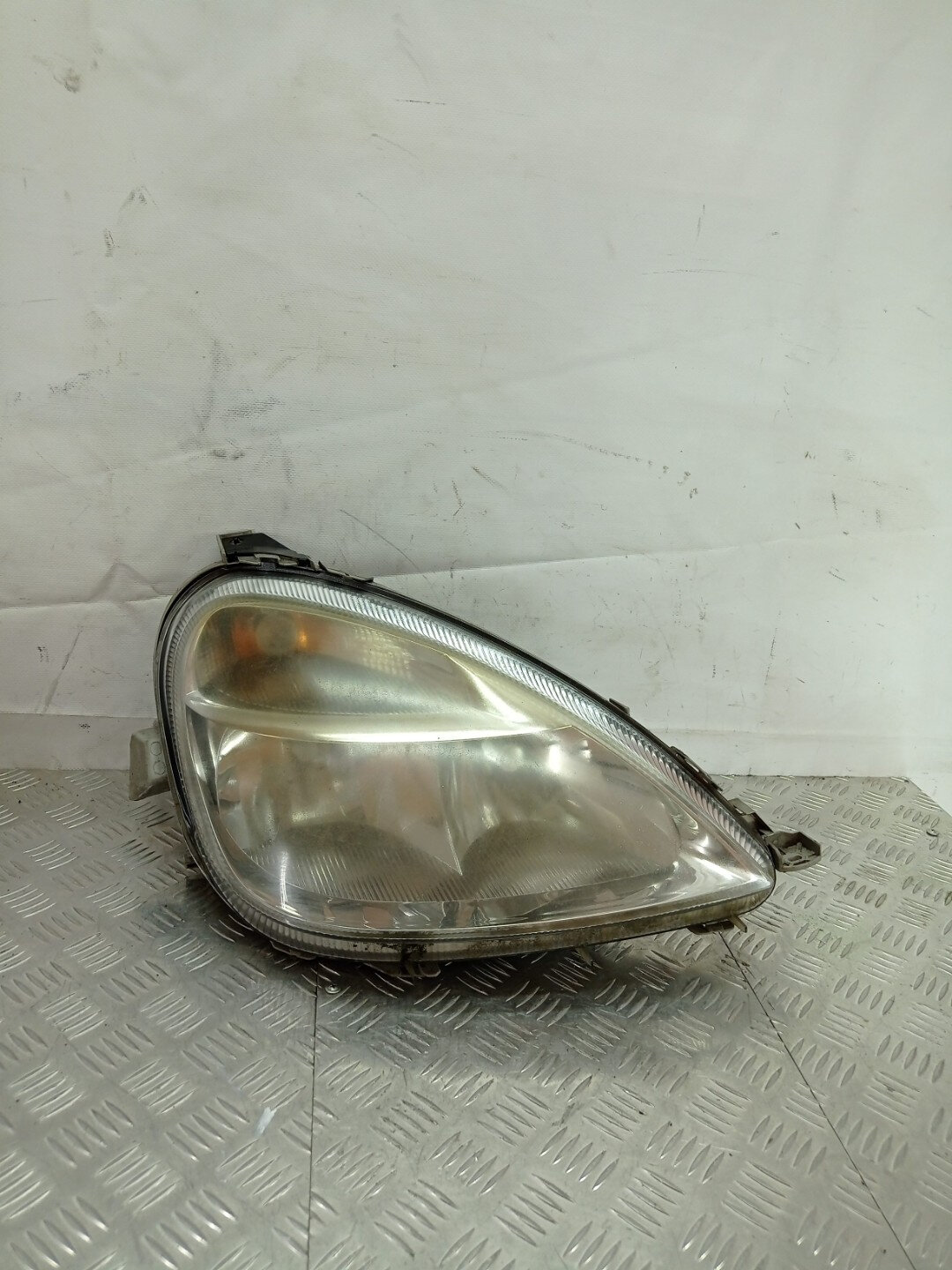 Фара правая Mercedes-Benz A W168 рест. 2004 0301192202