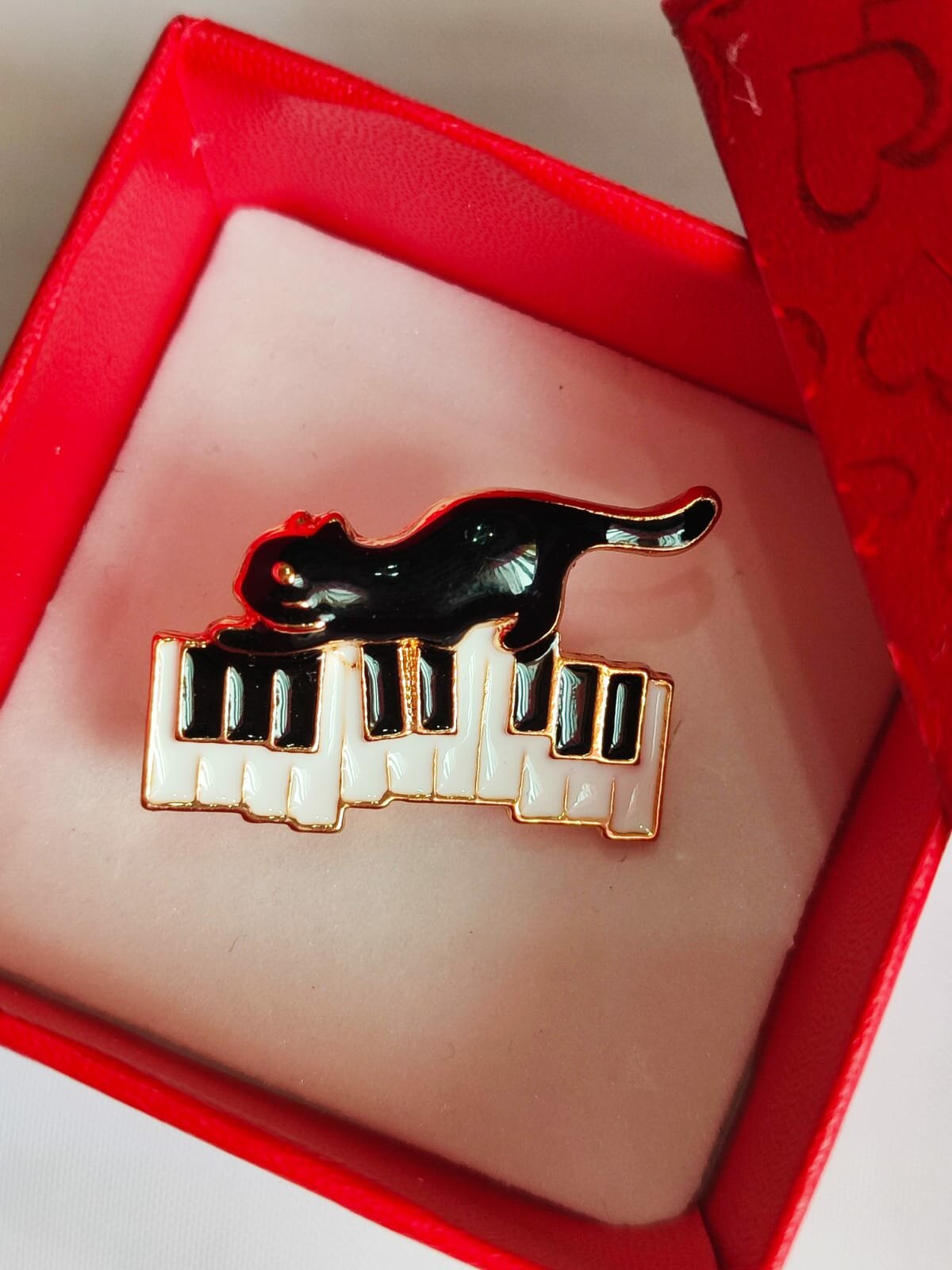 Брошь, эмаль