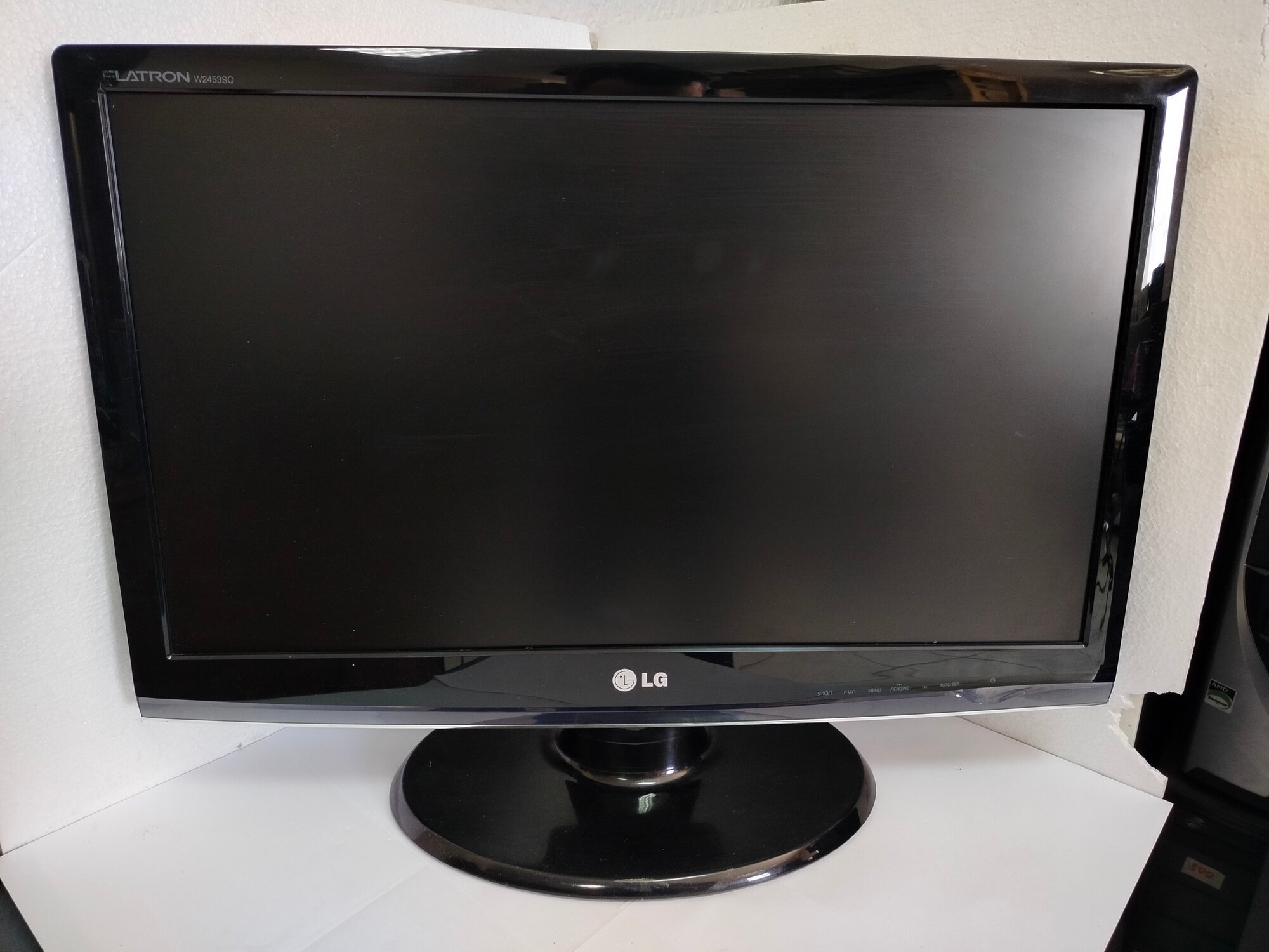 Монитор LG Flatron W2453SQ 24" full HD