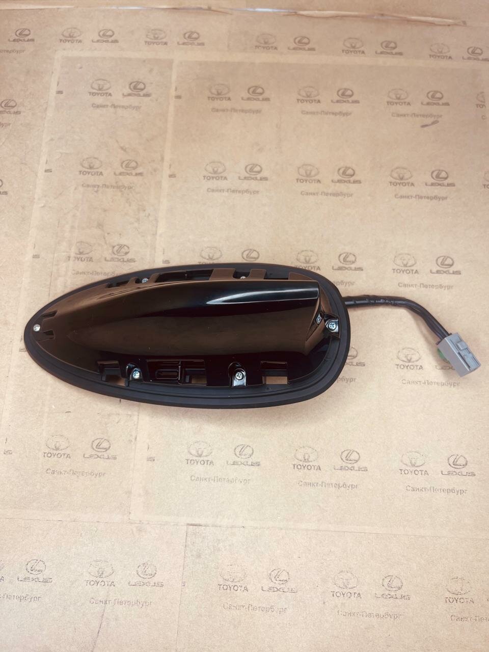 Антенна Плавник Lada Vesta с гайкой