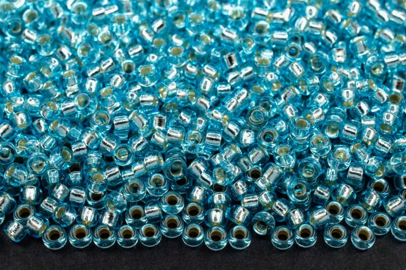 Бисер японский MIYUKI круглый 15/0 #0018 вода, серебряная линия внутри, 10 грамм