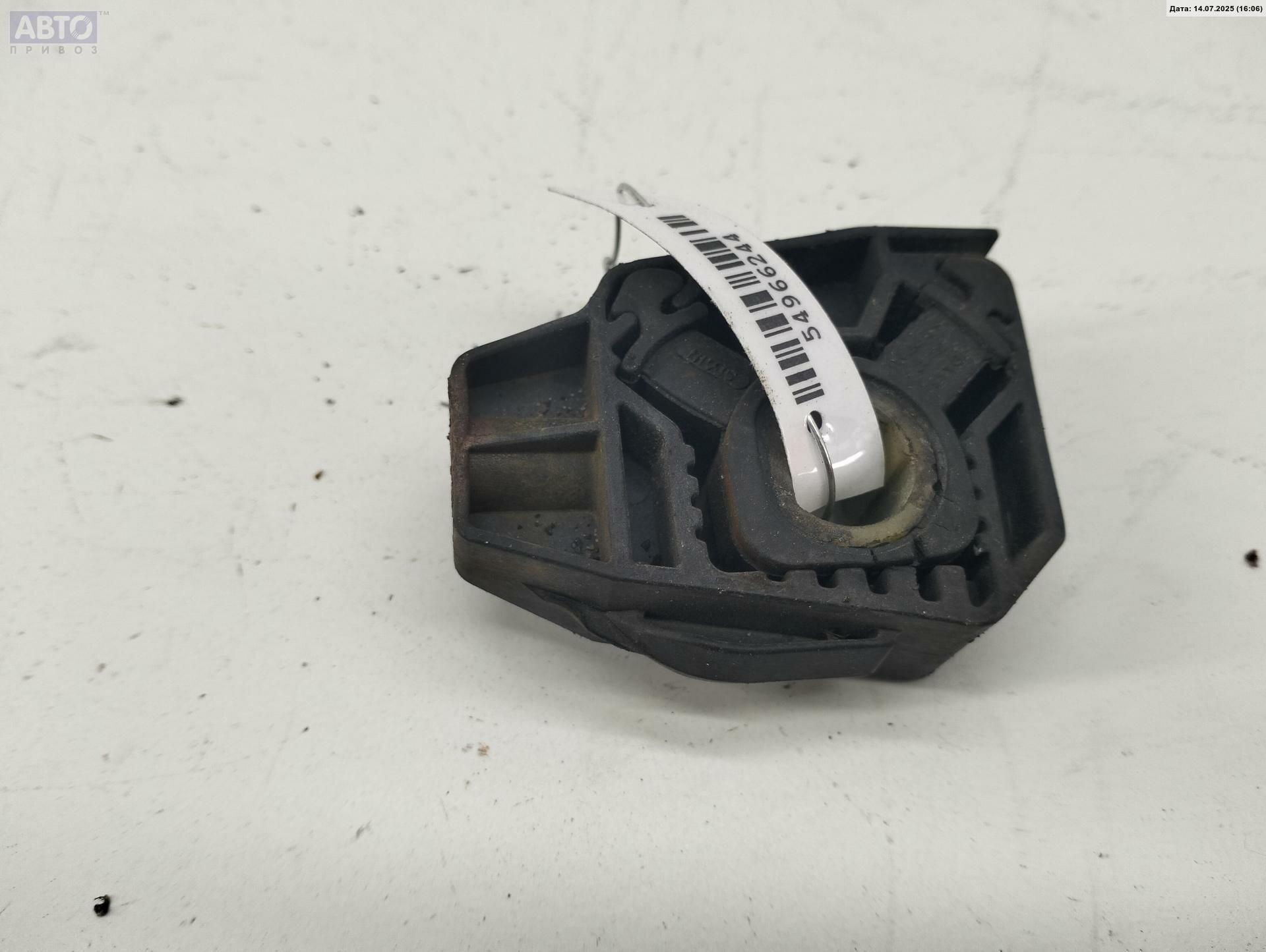 Кронштейн радиатора Volkswagen Bora