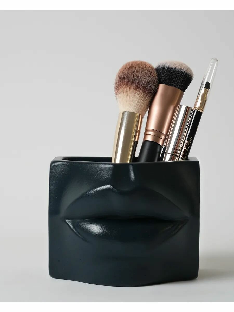 Ваза интерьерная для сухоцветов лицо губы