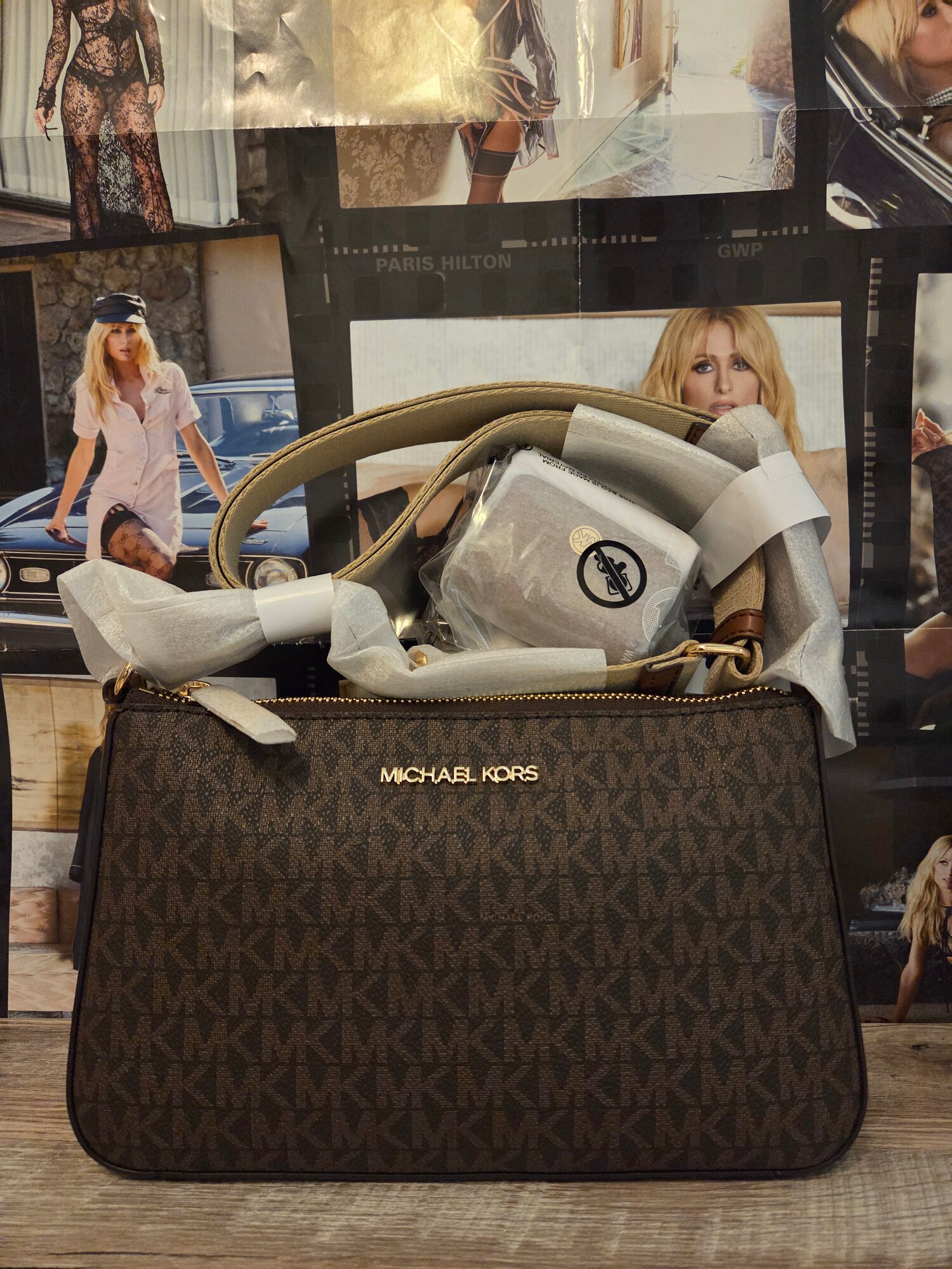 Сумка кросс-боди Michael Kors Outlet Jet Set Logo Crossbody Bag with Case for Apple Airpods Pro®