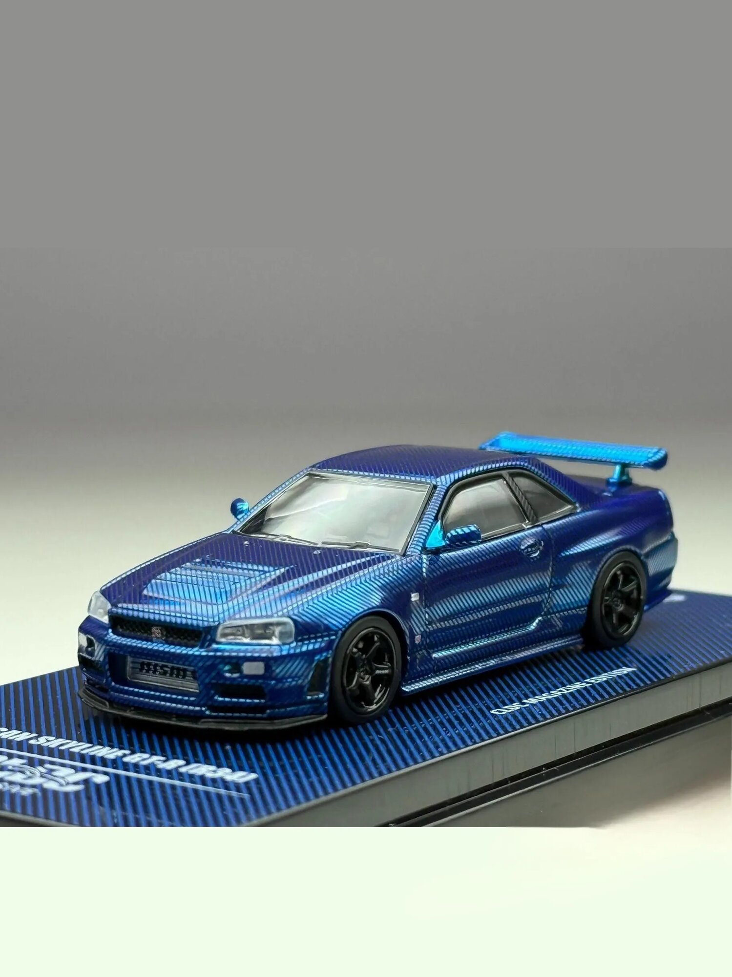 Машинка INNO 1/64 Nissan skyline GTR BNR34 Nismo R-Tune Blue carbon electroplating Die-cast Alloy Car Model Collection Gift