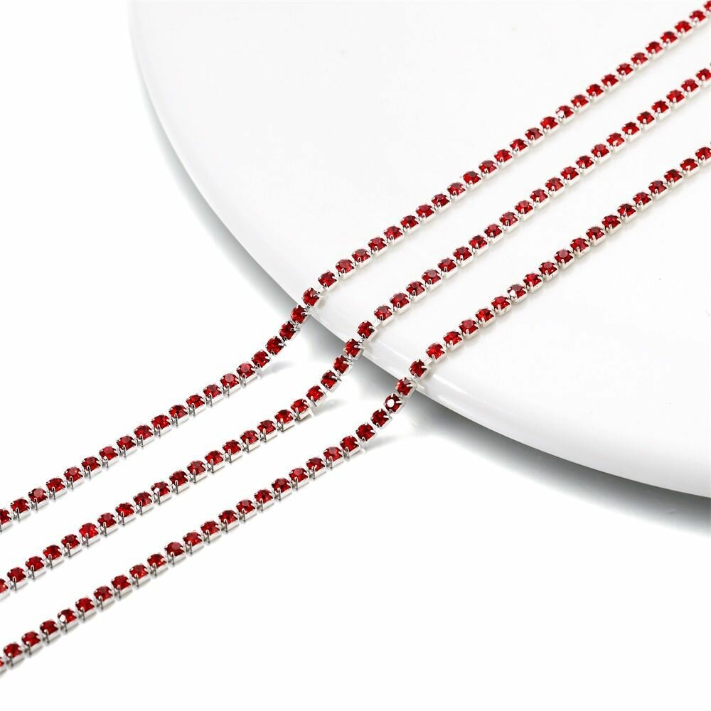 Стразовая цепочка для рукоделия красная 2 мм, метровая бисерная гирлянда в цапах под серебро, декоративная штучка для украшений и аксессуаров, блестящая лента-галька для творчества