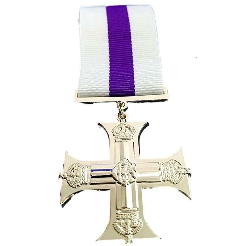 Кресты, медали, значки с лентой