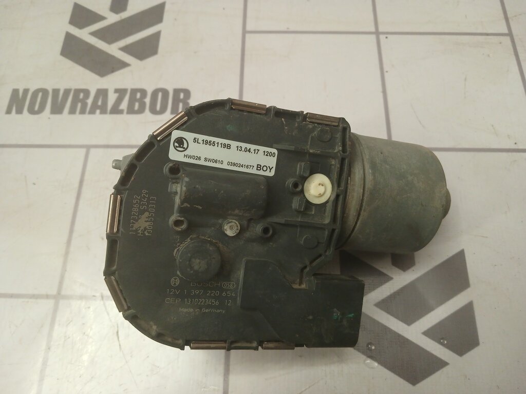 Моторчик стеклоочистителя передний Skoda Yeti 2009-2018