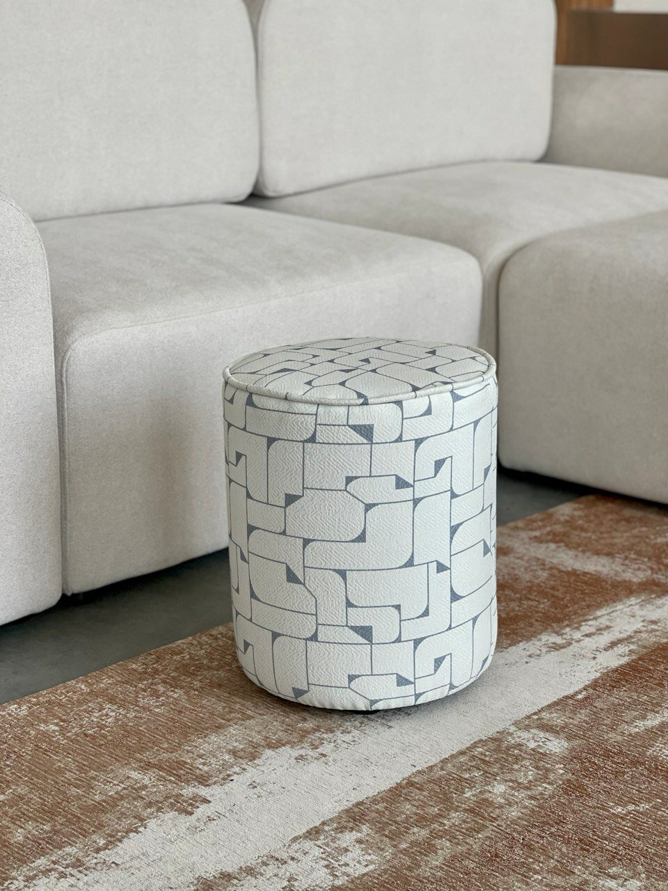 Mebelroom.shop, Пуф жаккард, светло бежевый, дизайнерский, круглый для гостиной, прихожей, спальни, 44х36 см