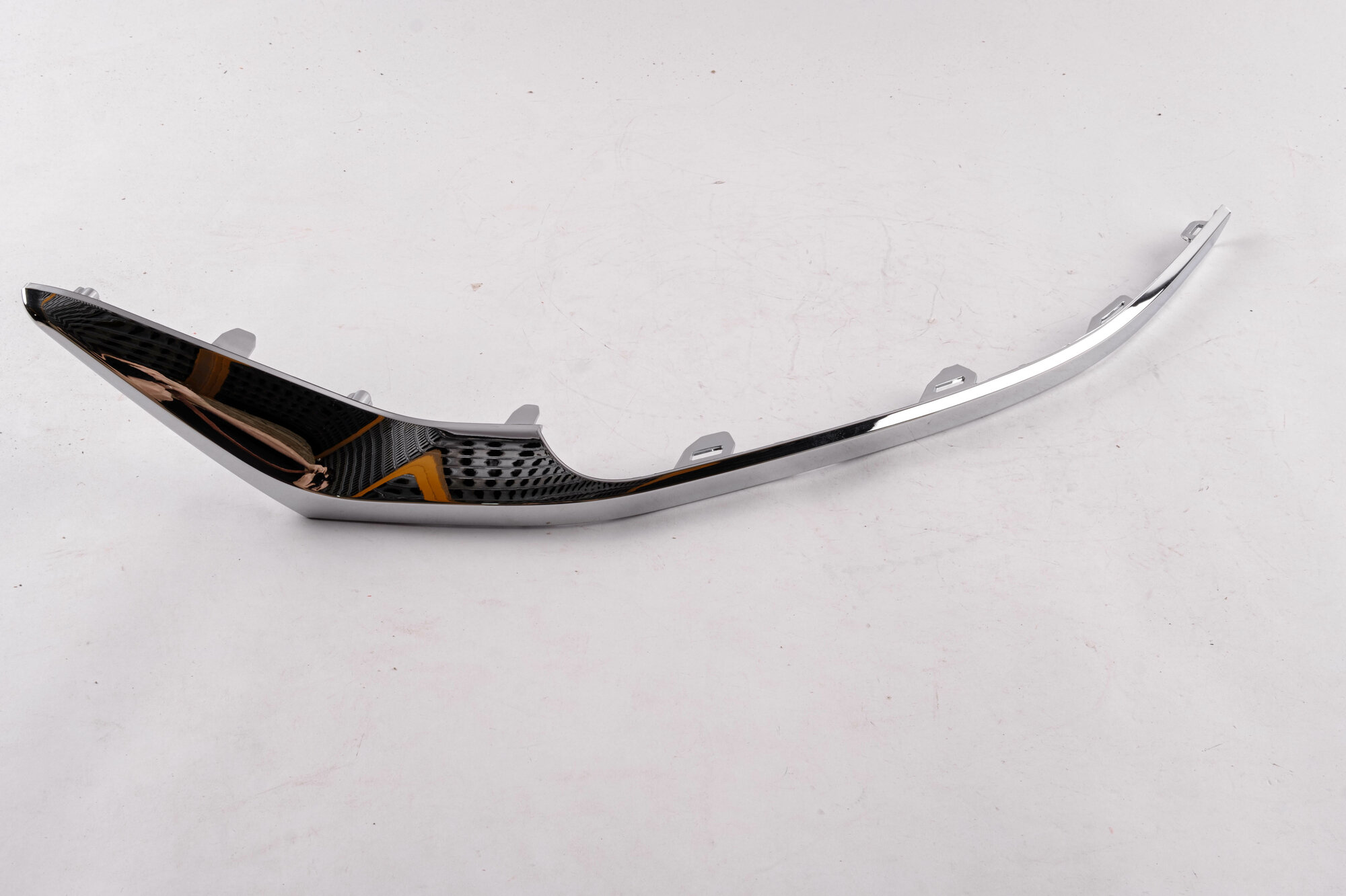 Молдинг бампера Хавал м6 2 Haval M6 2021 2022 2023 2024 передний левый спойлер накладка бампера