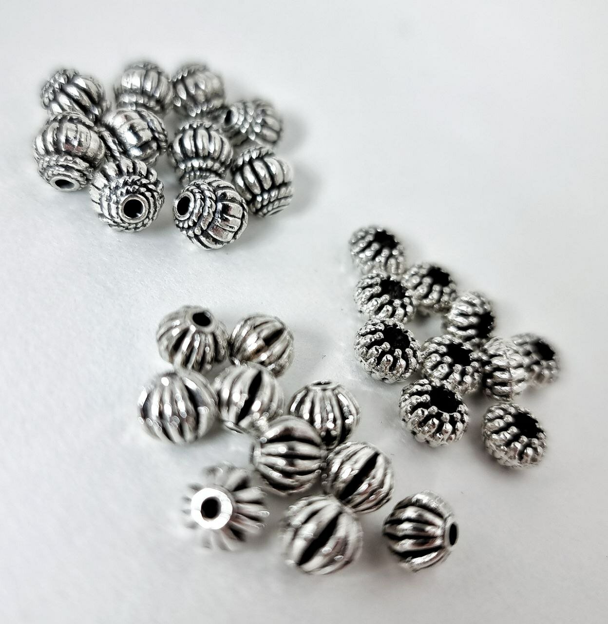 Металлические бусины 6-8мм. 30шт. Цвет Родий.