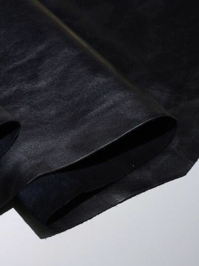 Кожа натуральная галантерейная в листах. Пулл-ап. А4. Черный.