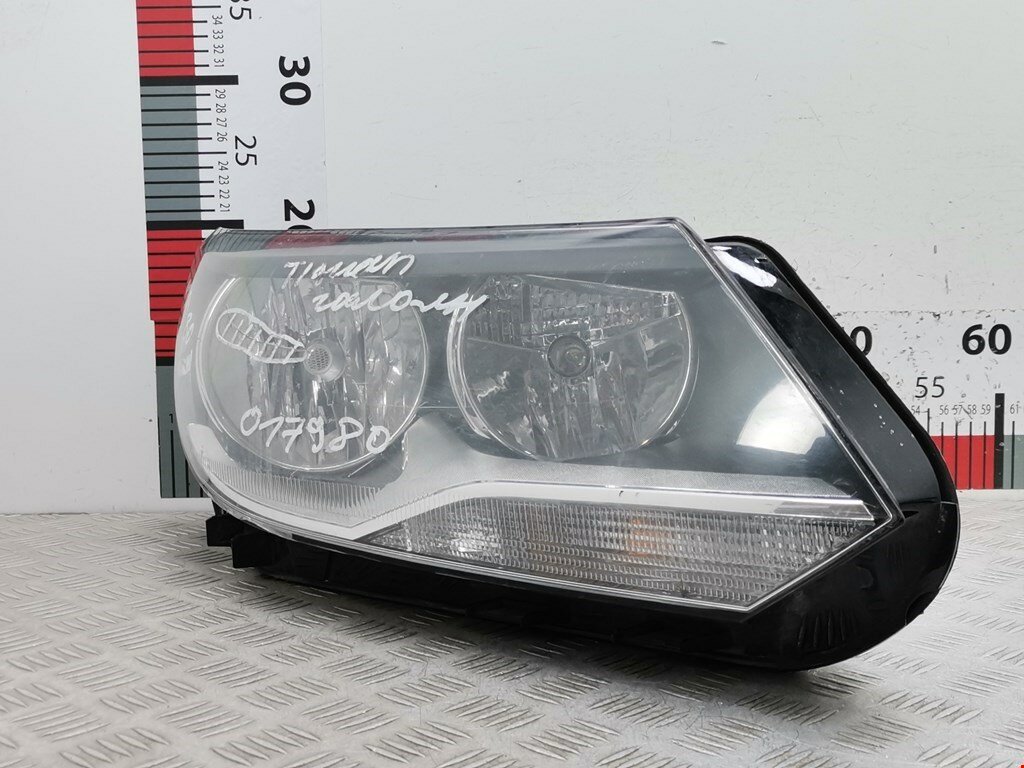 Фара правая Volkswagen Tiguan 2 арт. 2215594