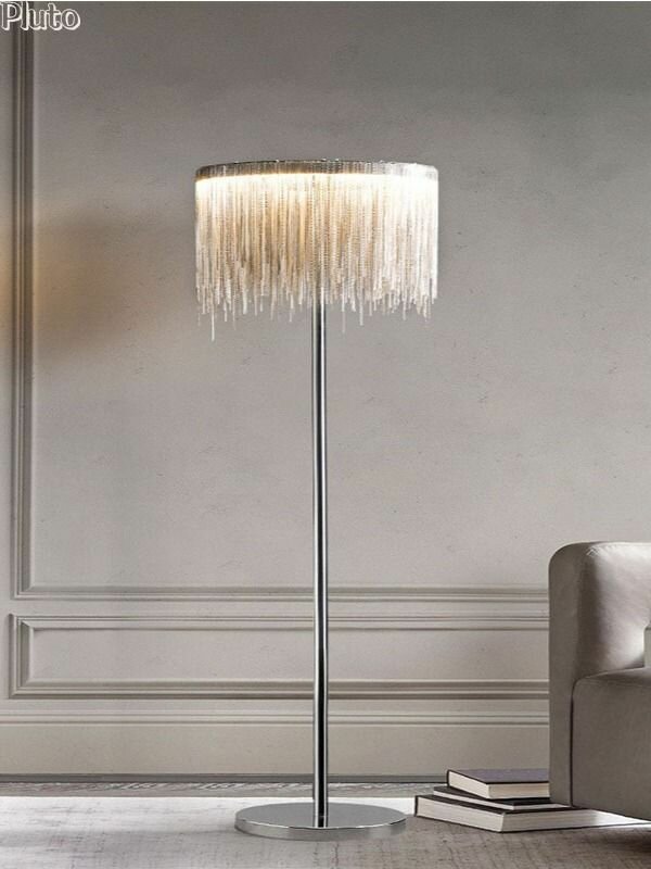 Торшер с кисточками