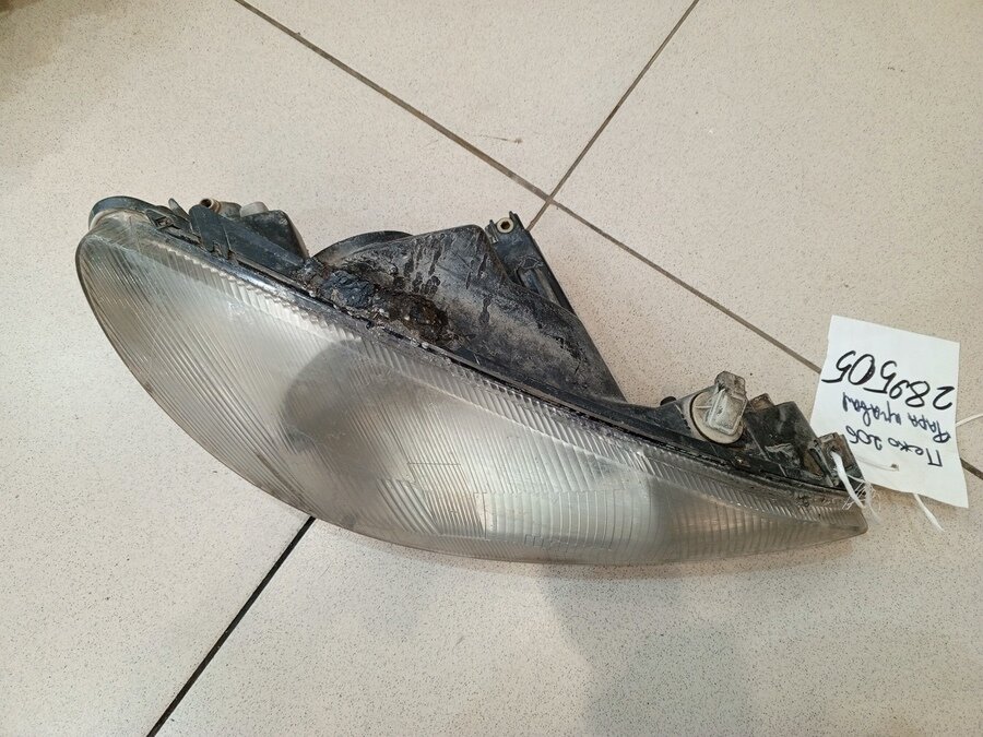 Фара правая от Peugeot 206 1998-2012