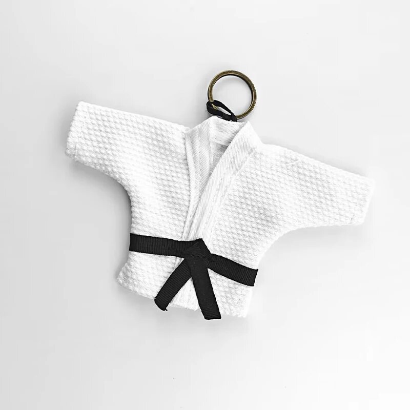 Брелок Judo, белый
