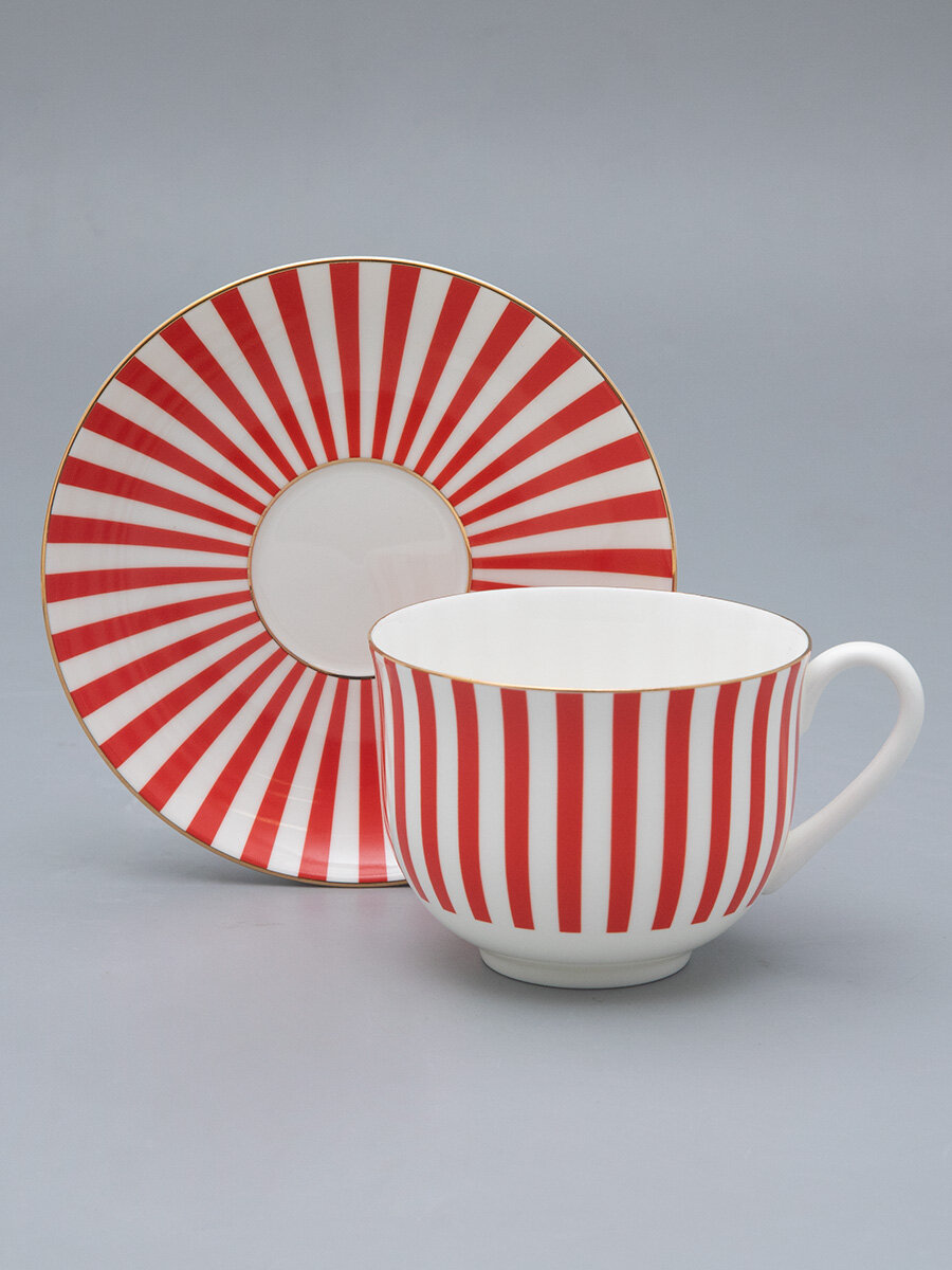 Чайная пара Да и нет, форма Ландыш, Императорский фарфоровый завод, костяной фарфор, красный, отводка золотом, 345 мл