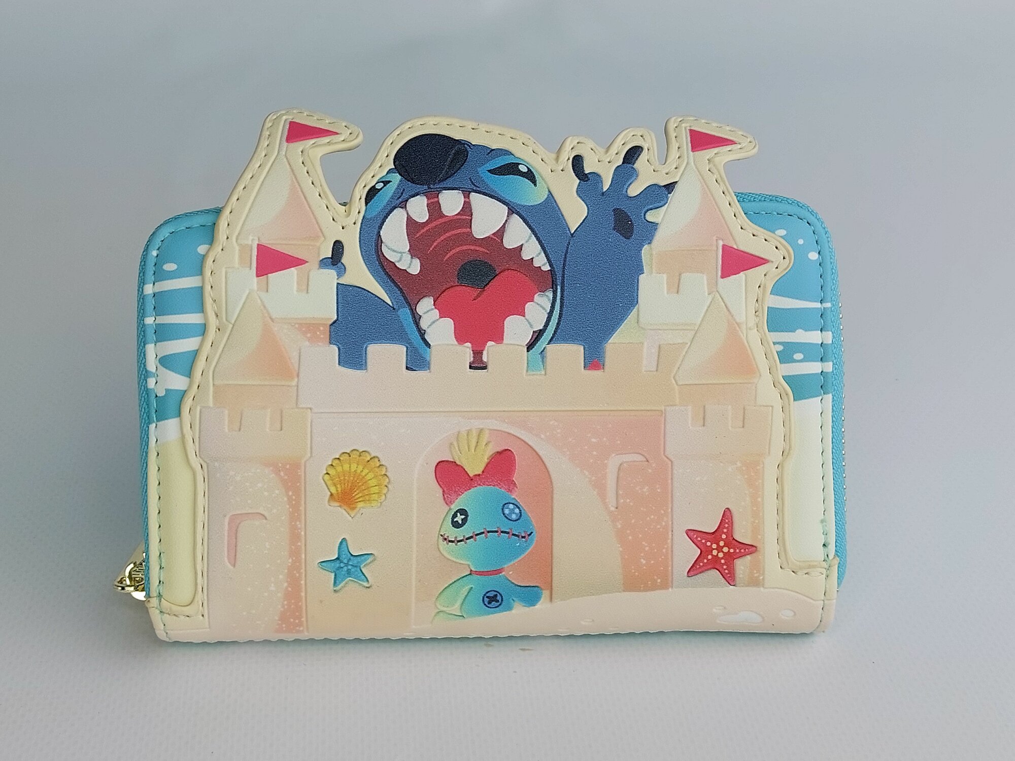 Кошелек Стич в песчаном замке из мультика Лило и Стич Lilo & Stitch Sandcastle Beach Surprise Disney Loungefly