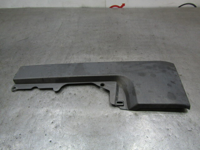 Накладка бампера левая Renault T